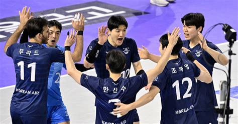 승점 지웠다 우리카드 기다려라 임동혁 폭발and블로킹 압도 대한항공 천적 Kb손해보험 잡고 2연승 [인천 리뷰]