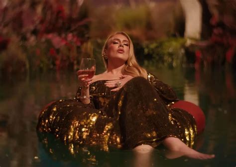 Gloria Glam Cool Spotovi Adele Harryja Taylor I Nova Rihannina Pjesma