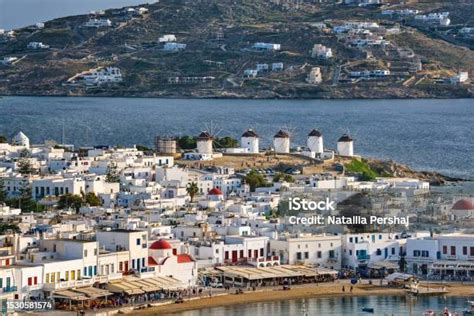 미코노스 키클라데스 그리스 그리고 그 유명한 하얀 풍차의 아름다운 근접 전망 하얗게 칠해진 집들 휴가 레저 지중해 라이프 스타일