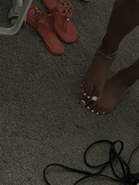 Pretty Lightskin Toes Toes Clean White Toes Cute Toe Pic