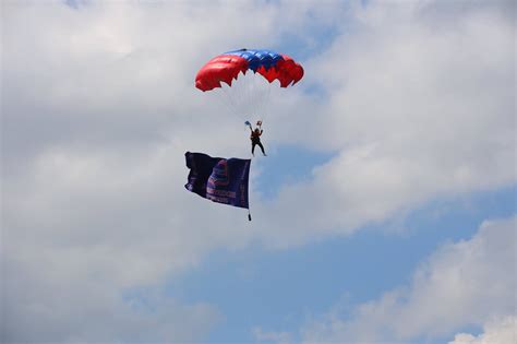 Монголын хамгийн том хамгийн сайн хамгийн хүчирхэг Монголын Үндэсний Их Сургууль нь Монгол