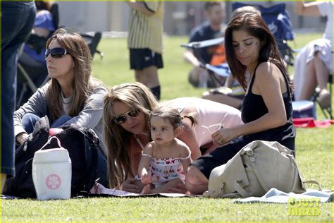아들 제이든 축구경기 보러간 브리트니 스피어스 해외 연예가 소식 네모판