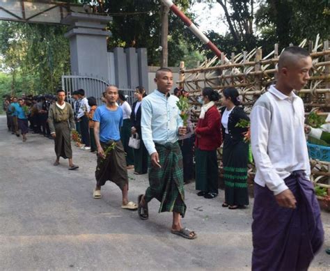 မင်းလှ၊ သင်တောရိုးရွာမှ အသက် ၁၅ နှစ်အရွယ် ဖိုးသားထူး အပါအဝင် လူငယ် ၁၀