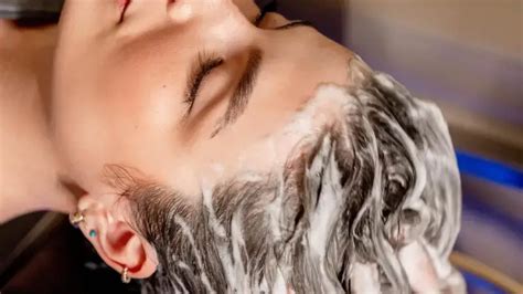 Scalp Detox Treatment Vivian Head Spa