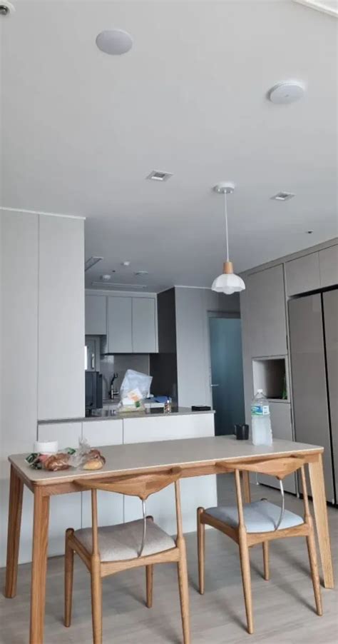 답장이 정말 빠르시고 친절하게 상담해주셔서 바로 고수님과 진행했습니다 약속 시간은 당연히 지켜주시고 시공 할 때 정말 꼼꼼하게 해주셔서 좋았습니다😊 숨고 숨은고수