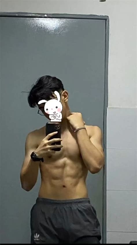 Boy Selfie Abs