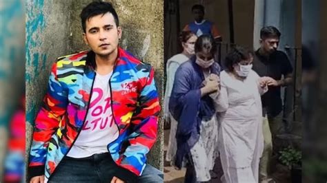 প্রয়াত অভিনেতা মডেল আদিত্য সিং রাজপুতের Bollywood Gossip Popular