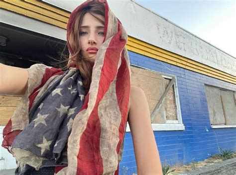 Pin By ⠀ On ㅤㅤㅤㅤㅤㅤㅤㅤㅤㅤ In 2024 Pretty People Girl Farmers Daughter