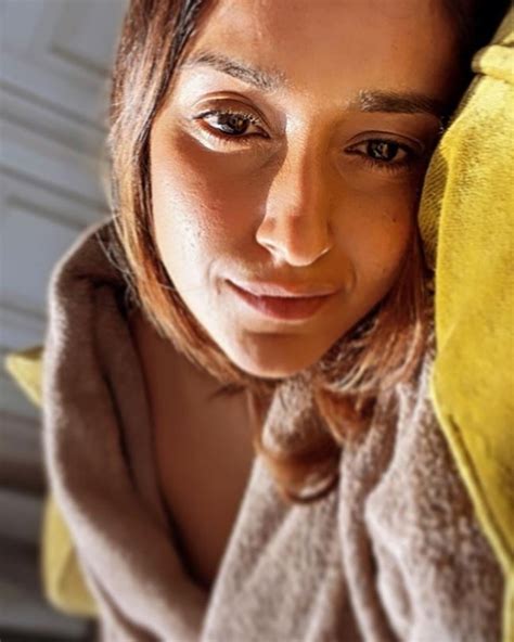 Ileana ఇలయన లటసట పకస వరల హట షల హదదల చరపసత Heroine Ileana D Cruz