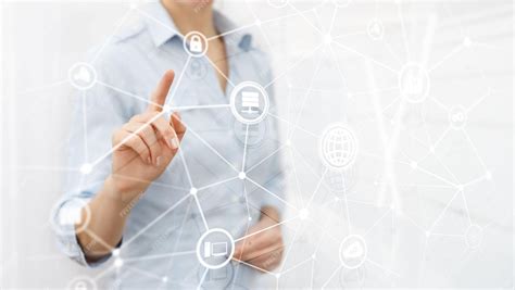 Ict 정보 및 통신 기술 및 Iot 사물 인터넷 개념 서버실 배경에 아이콘이 있는 다이어그램 프리미엄 사진