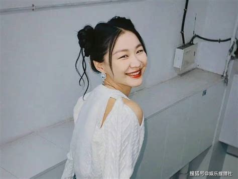 未婚先孕？31岁金靖晒男友照片官宣怀孕！舒奕橙网友喜剧