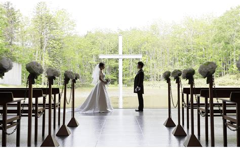 肩肘張らずにありのままの姿で 心からの誓いを交わすふたり式 Tomamu The Wedding