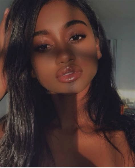 Marinacoelho0 Glowing Skin