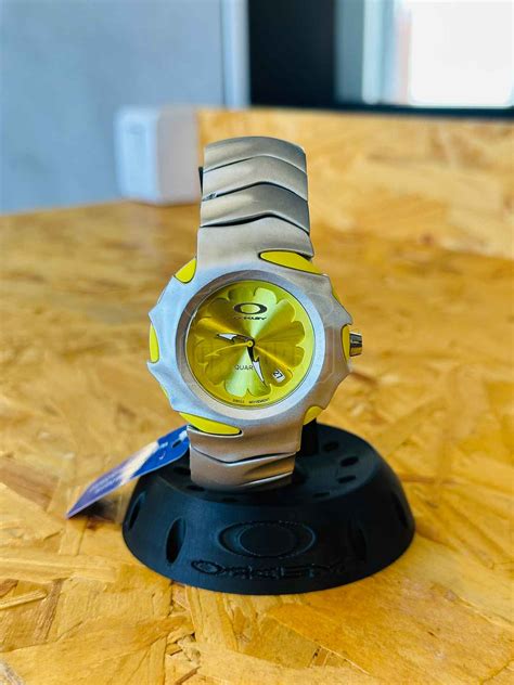 BLADE TITANIUM YELLOW MR Lupas