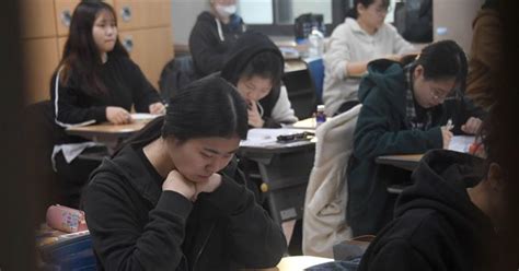 수험생들 쩔쩔맨 국어 킬러 문제 철학·역학 접목 고난도 추론 요구