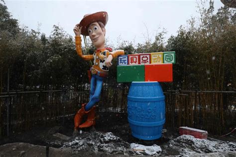 Photos Video Woody And Jessie Take Their Place In Shanghai Disneyland