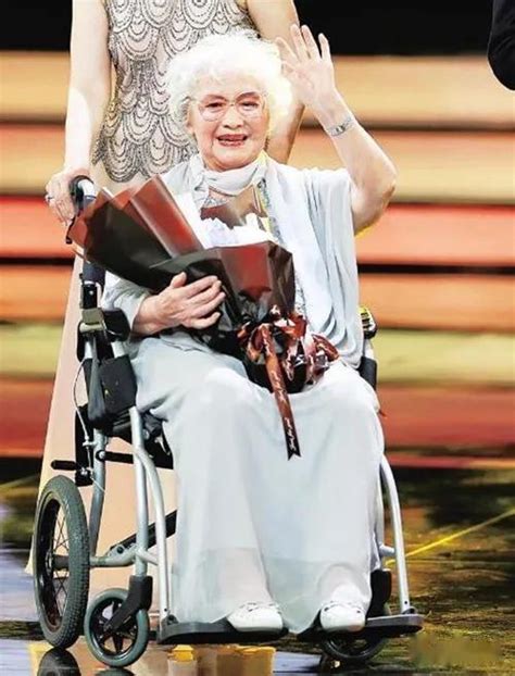 “上海女人”王丹凤美了一辈子，年轻时风华绝代，老了依旧优雅 知乎