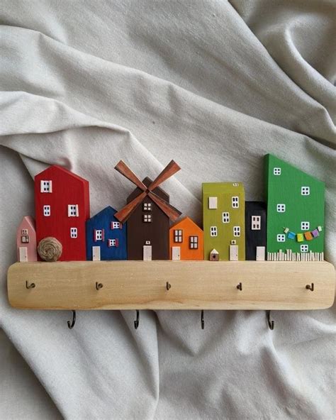 Яскрава ключниця з дерева — ціна 460 грн у каталозі Ключниці настінні