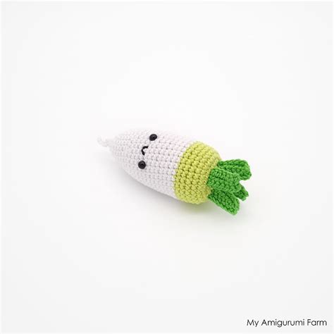 Free Crochet Daikon Mooli Pattern