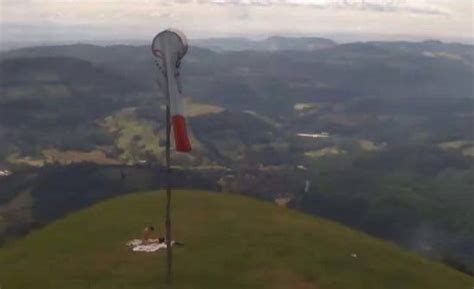 Casal Faz Sexo Em Local Isolado Mas C Mera Transmite Ao Vivo Hora Do Bico Hora Do Bico