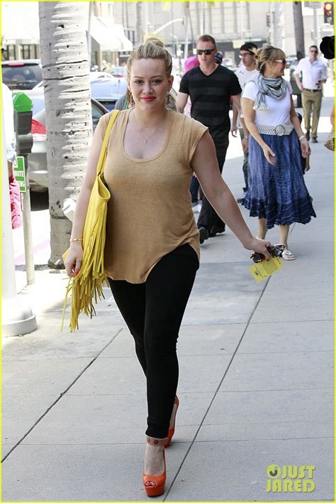 Hilary Duff Has Happy Feet Photo 2672407 Hilary Duff Photos Just Jared Celebrity News And