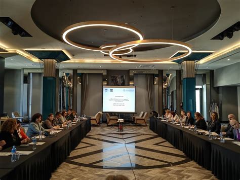 Центар за правни истражувања и анализи Home