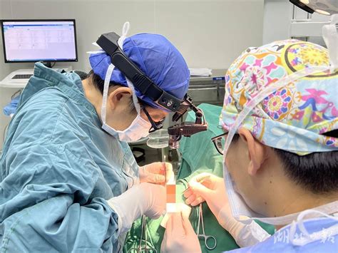 湘妹子眼睛水肿不退 实为眼部肿瘤 惠芳 右眼 眼眶