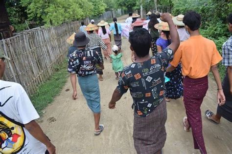 ယင်းမာပင် ဆားလင်းကြီး ရွာပေါင်းစုံ သပိတ် စစ်ကြောင်း အကြမ်းဖက် စစ်အာဏာရှင် တော်လှန်ရေး ချီတက