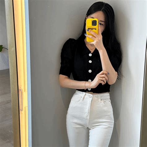 카라넥 퍼프 패드 크롭 니트 반팔 가디건2 Co