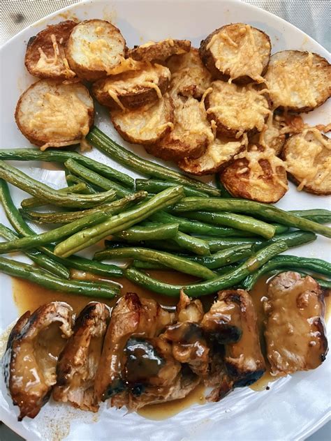 Mustard Apricot Pork Tenderloin With Parmesan Potatoes And Roasted Green Beans Rhellofresh