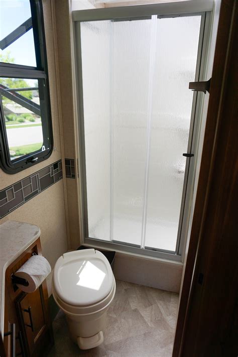 24 Jayco Melbourne Class B Rv Rental 14