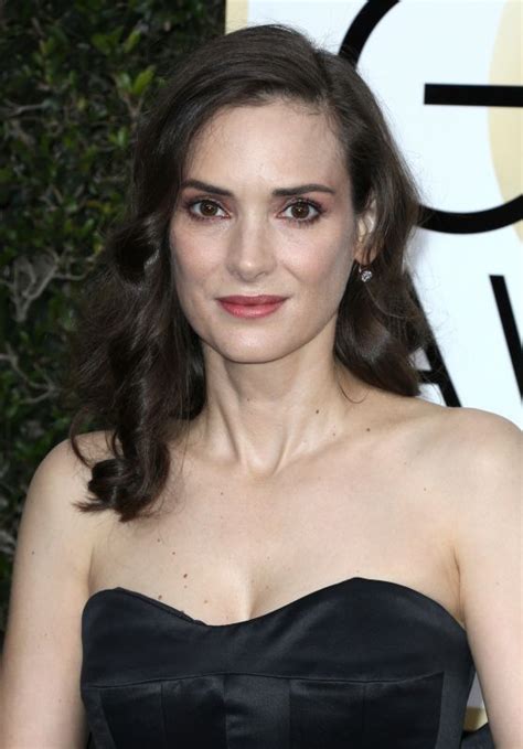 Winona Ryder Golden Globe Awards In Beverly Hills 0108 2017