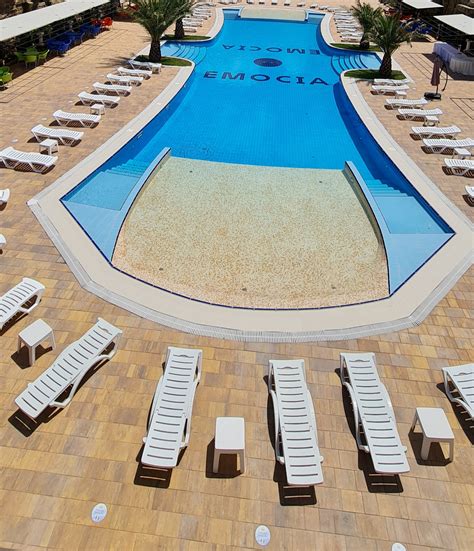 საცურაო აუზი Emocia