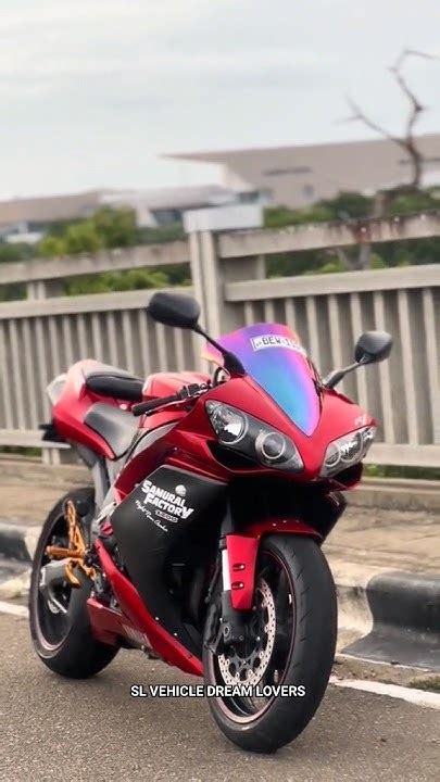 ඇස් අහකට ගන්න 😍 ️ බැරි තරම් හිත ගියා නේද ඒ ලස්සන 😘💖 ඔයව වෙනම ලෝකේකට අරන් ගියදා Yamaha R1