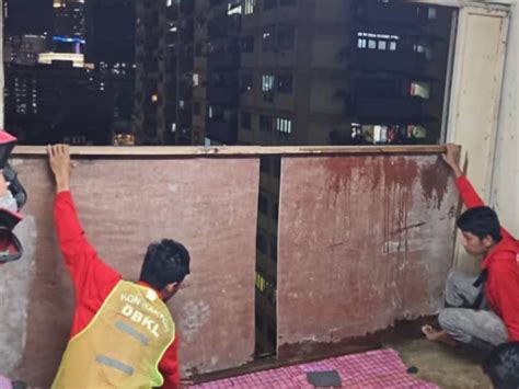 Dbkl Pasang Dinding Sementara Baik Pulih Rumah Flat Loke Yew Kosmo Digital