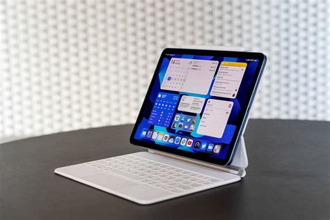 Apple Reportedly Wants To Turn The IPad Into A Smart Display With A New Dock The Verge