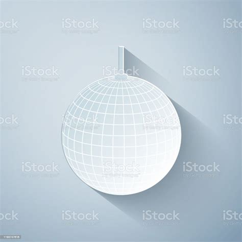 회색 배경에 고립 된 종이 컷 디스코 공 아이콘 종이 아트 스타일입니다 벡터 일러스트레이션 3차원 형태에 대한 스톡 벡터 아트