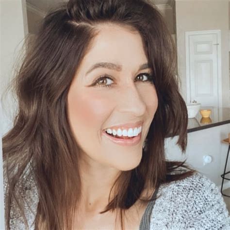 K R I S T I N O N E I L L Kristin Oneill On Threads