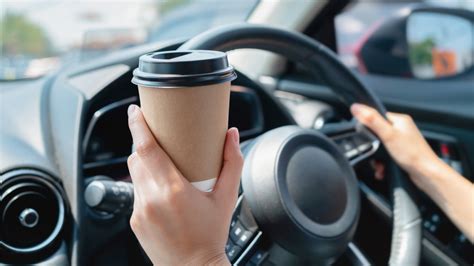 საბერძნეთი ჯარიმა 100 ევრო თუ საჭესთან ყავას ვსვამთ პოლიციის სპიკერის განმარტება