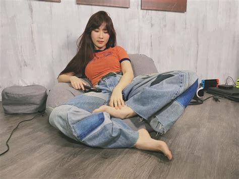 鄧福如原來深藏不漏！網友眼尖其實是隱乳女神：how哥你這個叛徒