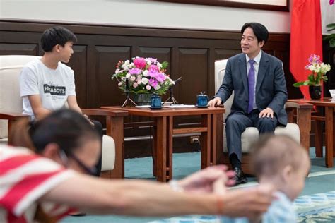【藍蝴蝶專欄】滿月大禮包！賴總統屢唱新兩國論 能否滿足台獨派期待？