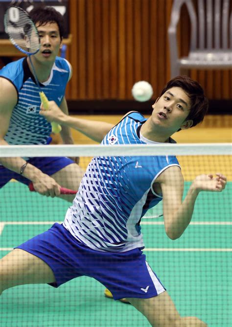 배드민턴 한·일전 중인 훈남 이용대 아주경제