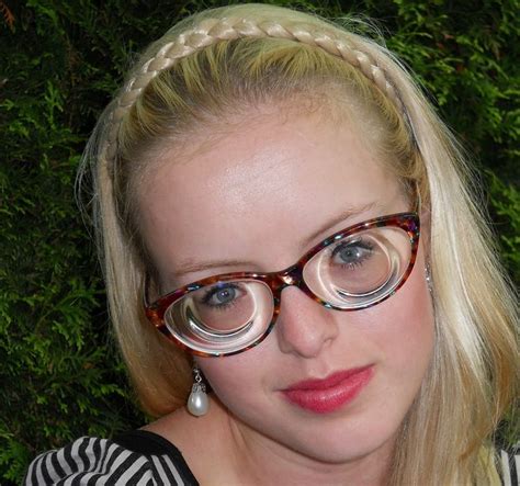 Pin Auf Thick Eyeglasses Brille Porträt Portrait