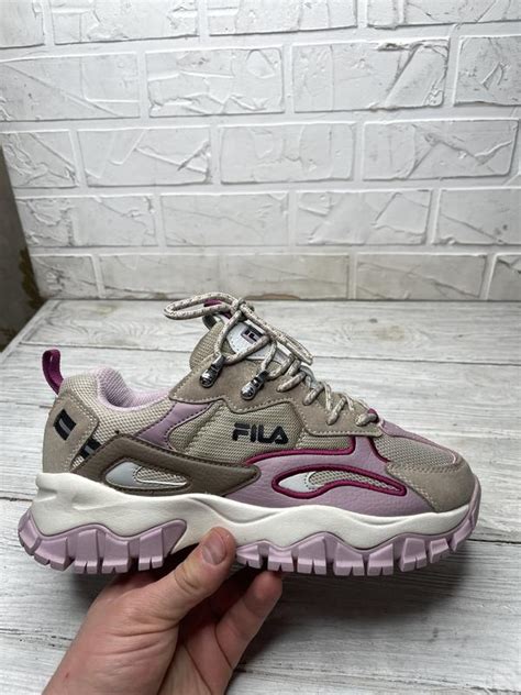Круті кросівки Fila — ціна 1990 грн у каталозі Кросівки Купити жіночі речі за доступною ціною на