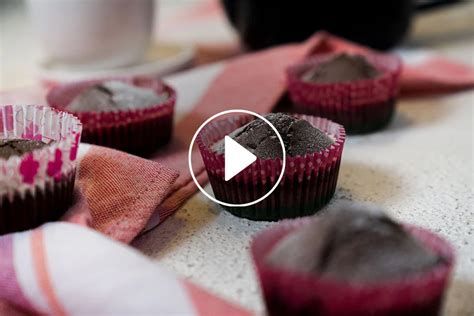 طرز تهیه مافین شکلاتی خوشمزه ویدیوی آموزش پخت لبنیات کالین