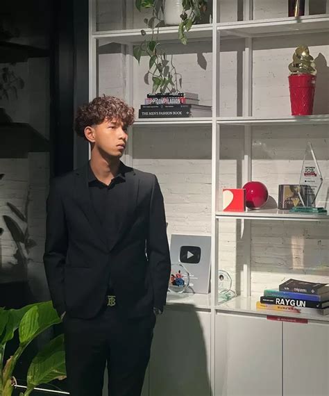 តារាចម្រៀងរ៉េបកំពូលដ៏ល្បីល្បាញ លោក វណ្ណដា បានចេញចម្រៀងថ្មី មានចំណងជើងថា ដូចមេ ដែលសហការជាមួយ លោក