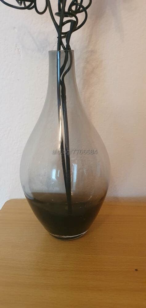 Стъклена ваза с изкуствено цвете Аксесоари Шумен