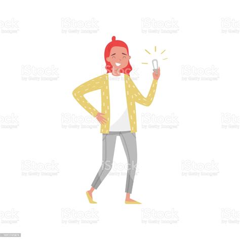 에너지 절약 전구 에코 친절 한 사람 개념 보호 및 보존 환경 벡터 일러스트 레이 션의 흰색 배경에 들고 웃는 소녀 녹색에 대한