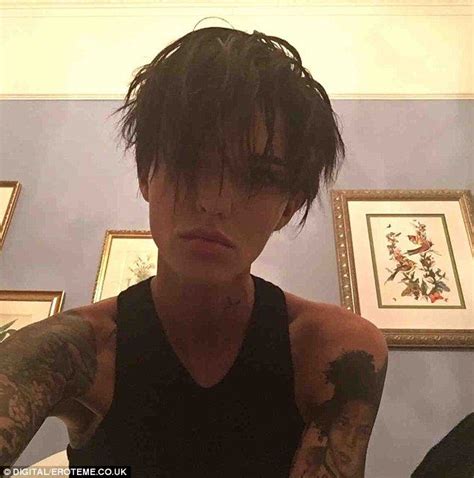 Ruby Rose Posts Raunchy Bathroom Pictures Ruby Rose Rose Bathroom
