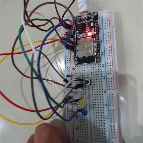 Perjalanan Saya Dengan Esp32 Project 2 — Input Output By David